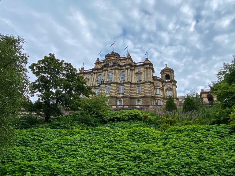 The Best Places to Visit in and Around Edinburgh - Travel A-Broads