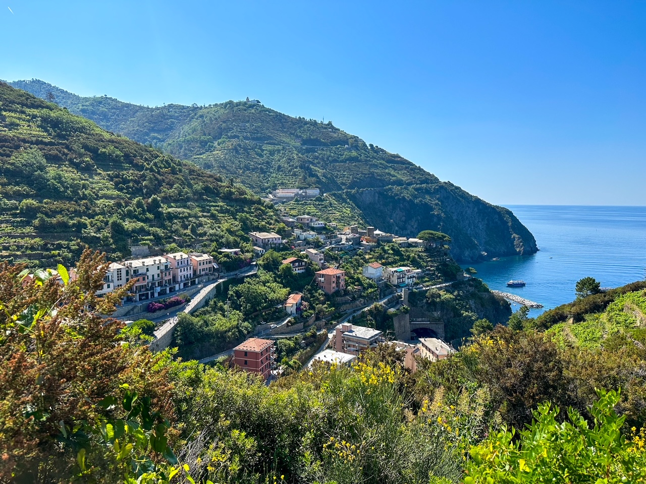 How to Visit the Cinque Terre Towns in 2 Days - Travel A-Broads